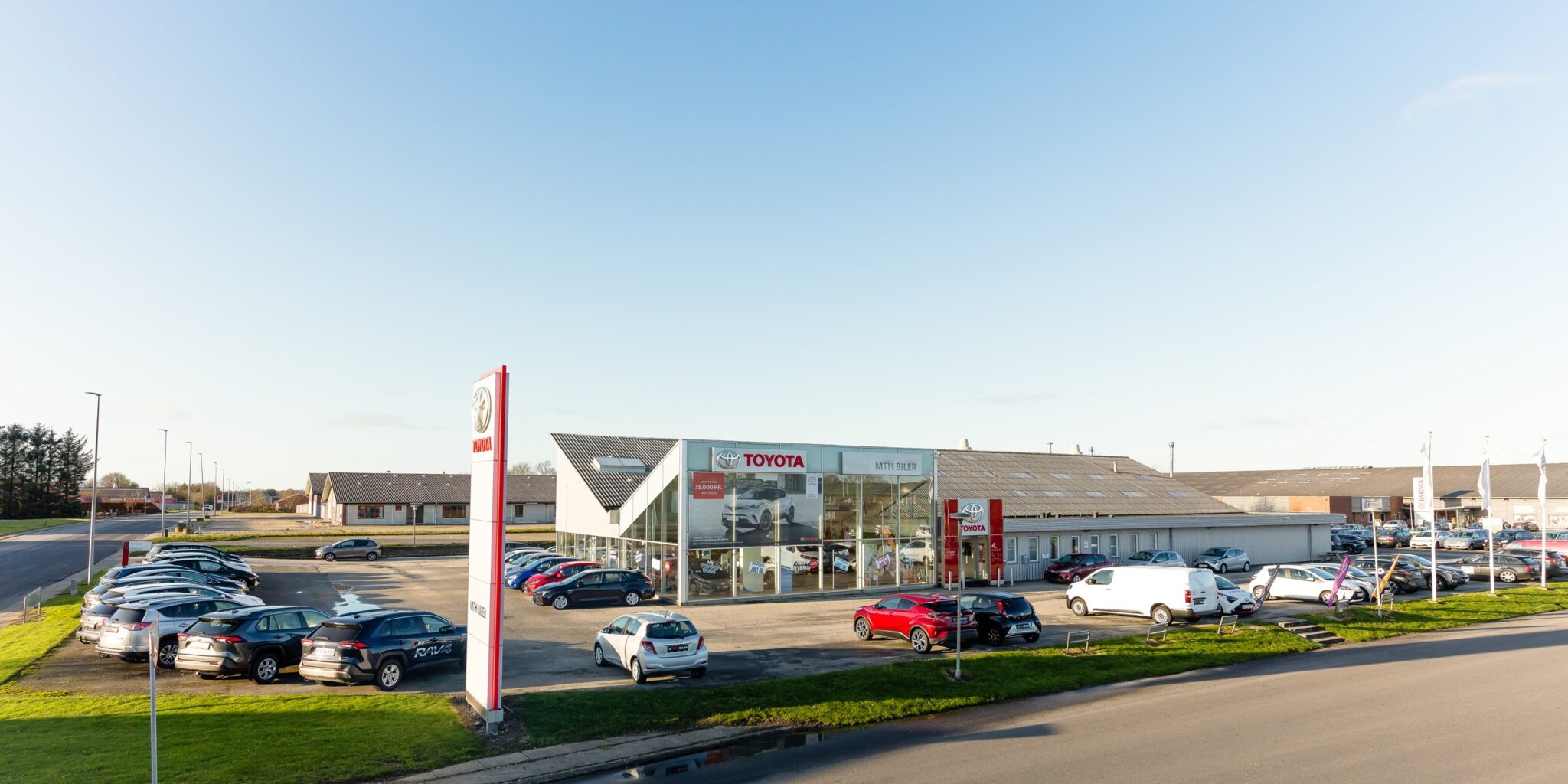 Autoriseret Toyota forhandler i Hadsund og Nordjylland | MTH Biler